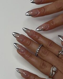 26 Stunningly Beautiful Chrome Nails To Copy Immediately