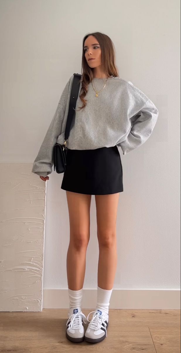 26 Trendy Mini Skirt Outfit Ideas To Wear Right Now