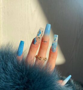 26 Eye-Catching Concert Nails That Are A Stunning Work Of Art