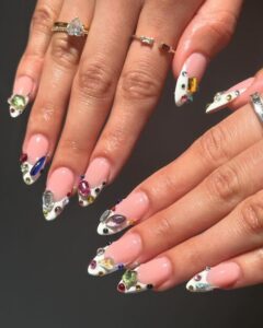 26 Eye-Catching Concert Nails That Are A Stunning Work Of Art