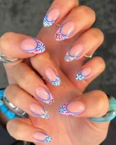 26 Eye-Catching Concert Nails That Are A Stunning Work Of Art