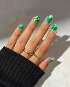 27 Gorgeous Green Nails To Try For Your Next Manicure