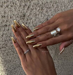 29 Stunning Gold Nails To Up Your Nail Game