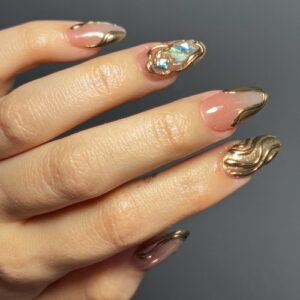 29 Stunning Gold Nails To Up Your Nail Game