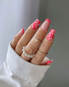 25 Stunning Two Color Nails Design Ideas To Copy Now